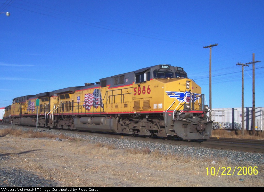 UP 5886 and UP 5942 Returning light to Nampa.